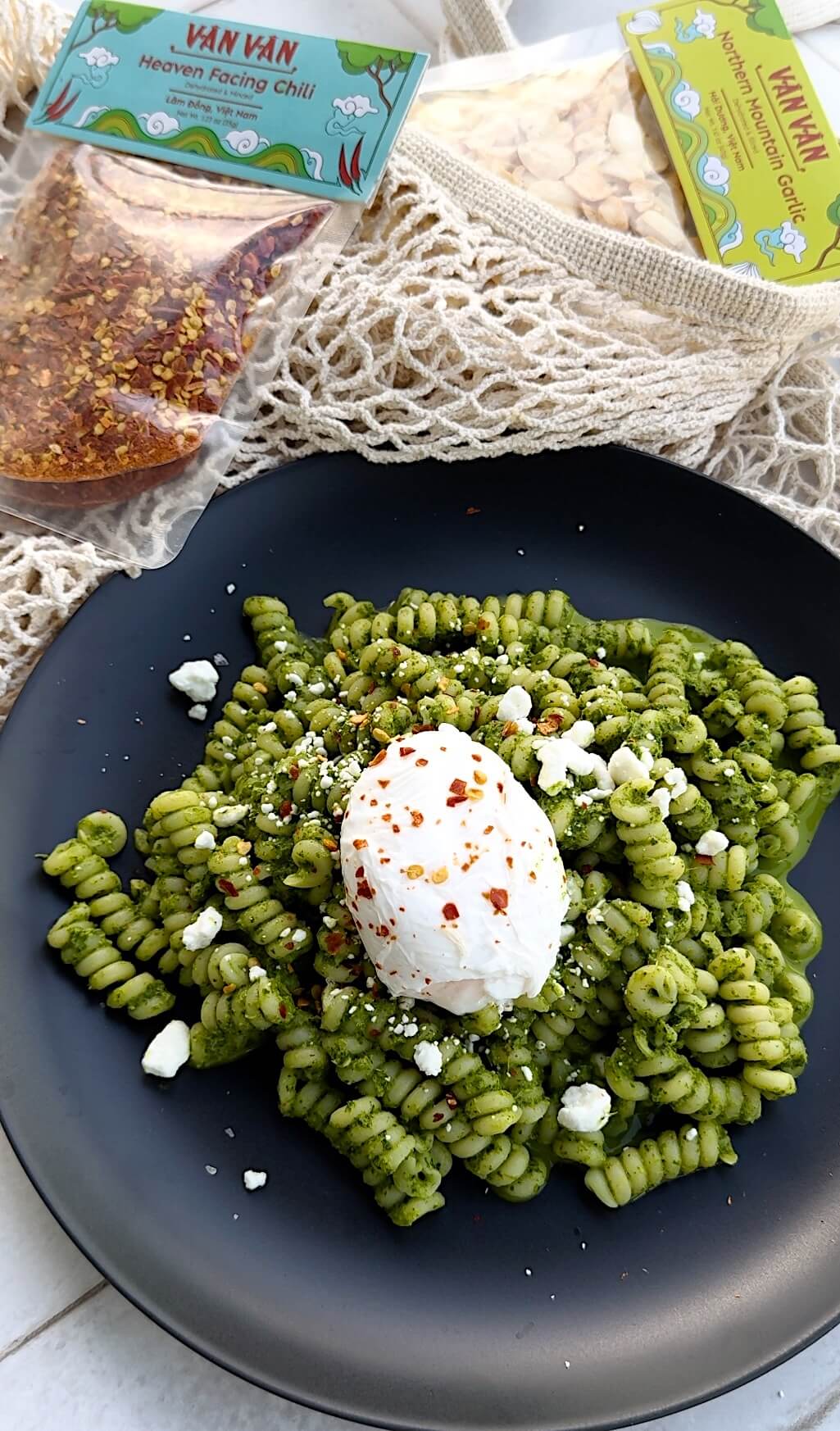 Kale and Spinach Fusilli with Garlic Lemon Sauce | Vân Vân | Vietnamese ...